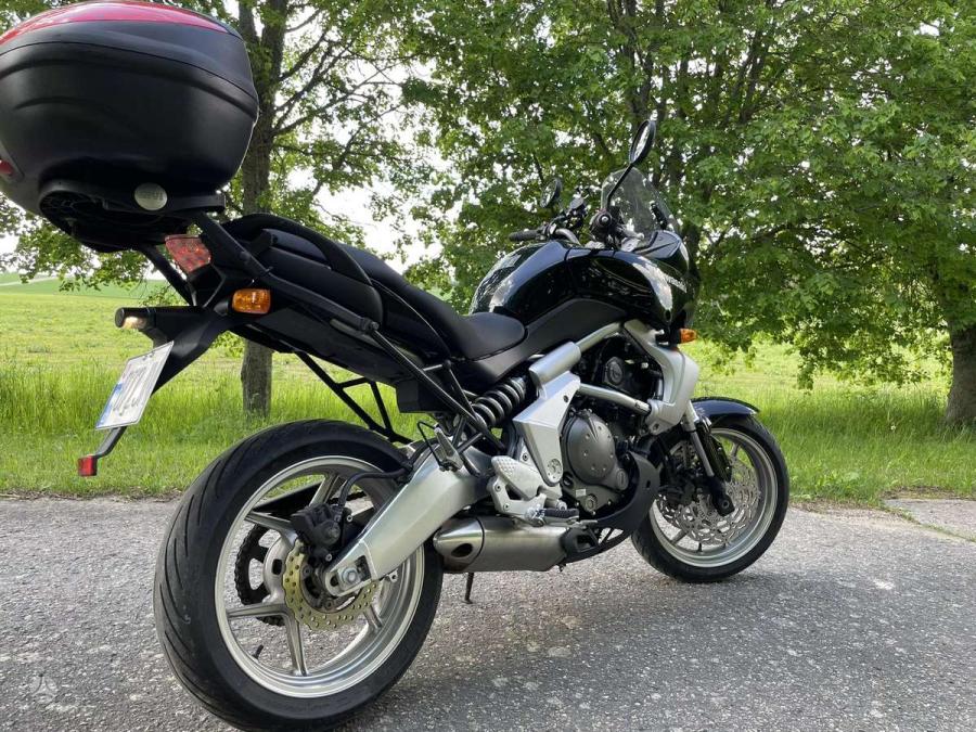 Melns Kawasaki Versys 2007 Anykščiai, ar dzinēja tilpumu 0.65 L un nobraukumu 33 tūkst. km par 2650 €, foto 7 vietnē AUTOMOTO.COM.LV