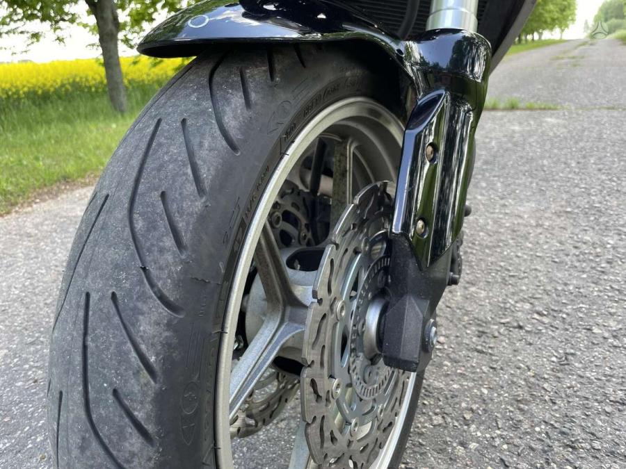 Melns Kawasaki Versys 2007 Anykščiai, ar dzinēja tilpumu 0.65 L un nobraukumu 33 tūkst. km par 2650 €, foto 12 vietnē AUTOMOTO.COM.LV