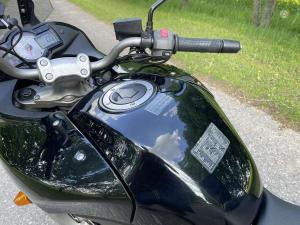 Melns Kawasaki Versys 2007 Anykščiai, ar dzinēja tilpumu 0.65 L un nobraukumu 33 tūkst. km par 2650 €, foto 15 vietnē AUTOMOTO.COM.LV
