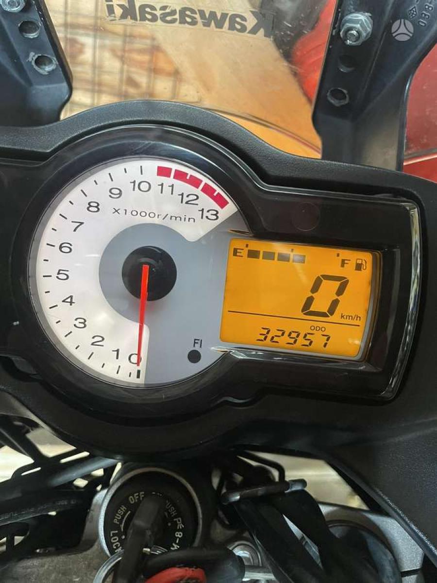 Melns Kawasaki Versys 2007 Anykščiai, ar dzinēja tilpumu 0.65 L un nobraukumu 33 tūkst. km par 2650 €, foto 19 vietnē AUTOMOTO.COM.LV