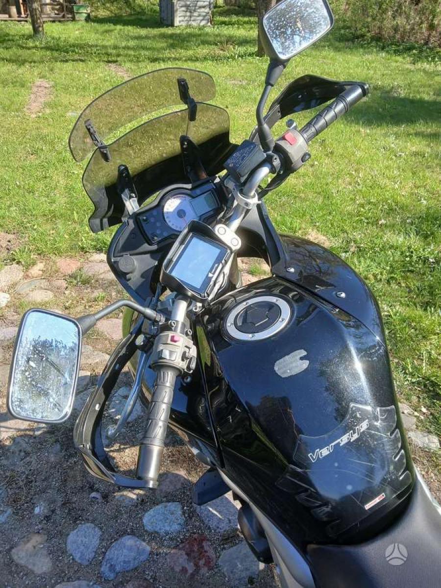 Black Kawasaki Versys 2008 in Vilnius, with an engine capacity of 0.65 L and mileage of 70 thousand km for 2400 €, photo 5 on AUTOMOTO.COM.LV