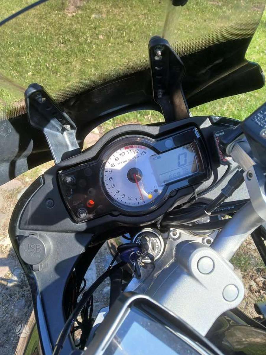 Black Kawasaki Versys 2008 in Vilnius, with an engine capacity of 0.65 L and mileage of 70 thousand km for 2400 €, photo 6 on AUTOMOTO.COM.LV