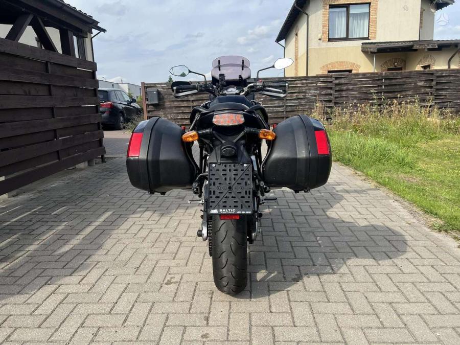 Black Kawasaki Versys 2008 in Vilnius, with an engine capacity of 0.65 L and mileage of 48 thousand km for 2400 €, photo 5 on AUTOMOTO.COM.LV
