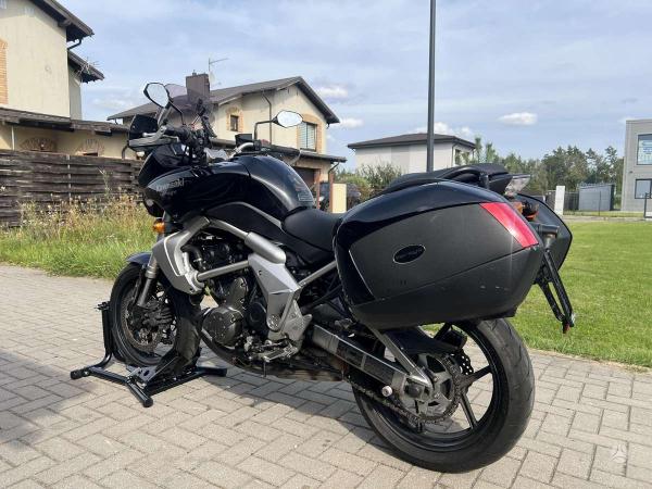 Black Kawasaki Versys 2008 in Vilnius, with an engine capacity of 0.65 L and mileage of 48 thousand km for 2400 €, photo 6 on AUTOMOTO.COM.LV