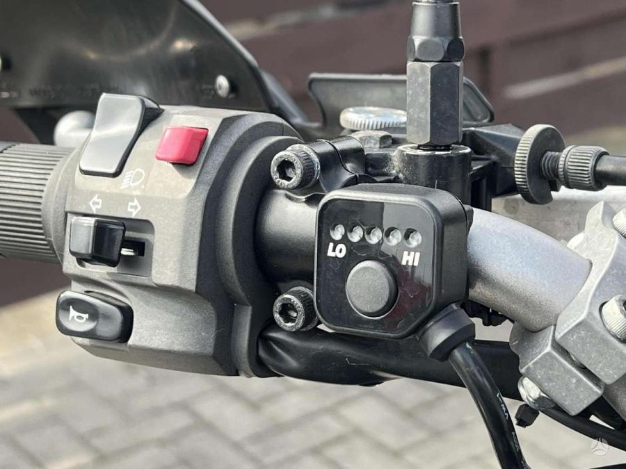 Black Kawasaki Versys 2008 in Vilnius, with an engine capacity of 0.65 L and mileage of 48 thousand km for 2400 €, photo 12 on AUTOMOTO.COM.LV