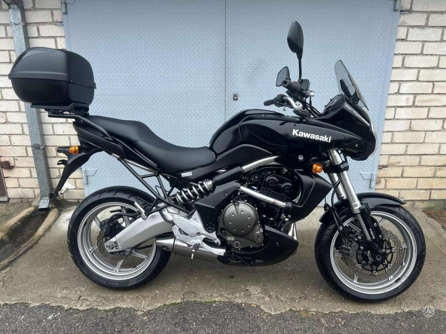 Melns Kawasaki Versys 2008 Birštonas, ar dzinēja tilpumu 0.65 L un nobraukumu 35 tūkst. km par 2999 €, foto 4 vietnē AUTOMOTO.COM.LV