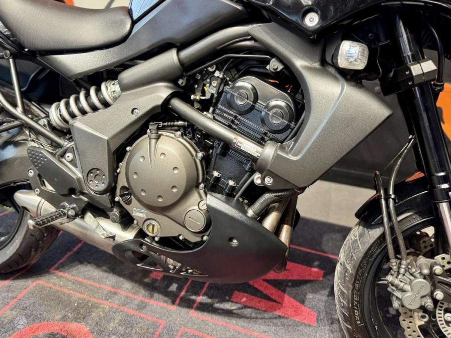 Black Kawasaki Versys 2010 in Vilnius, with an engine capacity of 0.65 L and mileage of 0 thousand km for 2999 €, photo 14 on AUTOMOTO.COM.LV