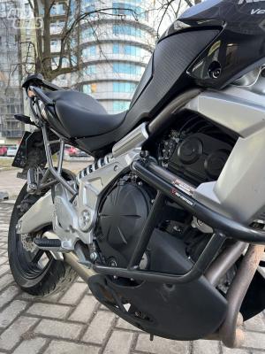 Melns Kawasaki Versys 2010 Viļņa, ar dzinēja tilpumu 0.65 L un nobraukumu 31 tūkst. km par 2400 €, foto 2 vietnē AUTOMOTO.COM.LV