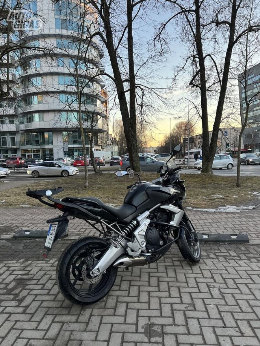 Melns Kawasaki Versys 2010 Viļņa, ar dzinēja tilpumu 0.65 L un nobraukumu 31 tūkst. km par 2400 €, foto 9 vietnē AUTOMOTO.COM.LV