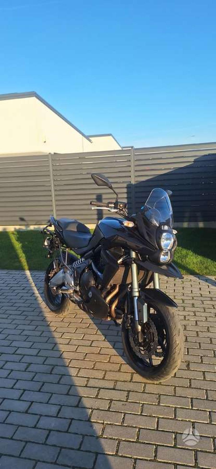 Melns Kawasaki Versys 2012 Klaipėda, ar dzinēja tilpumu 0.65 L un nobraukumu 43 tūkst. km par 2999 €, foto 2 vietnē AUTOMOTO.COM.LV