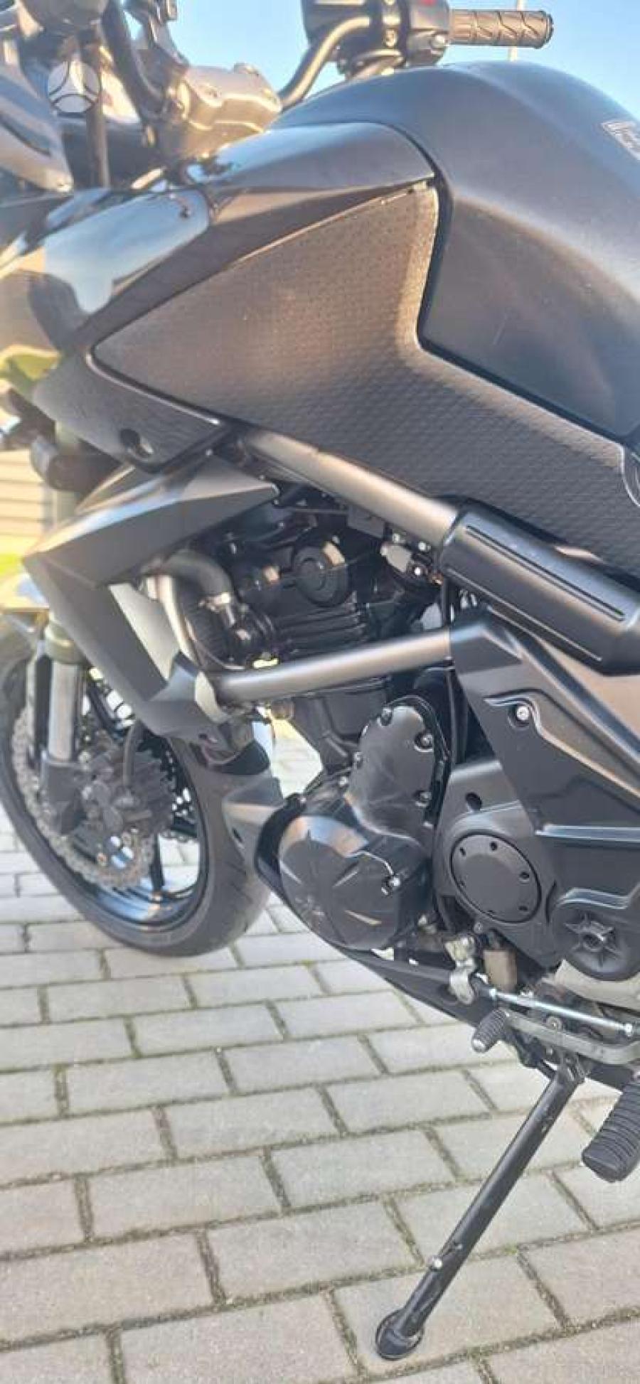 Melns Kawasaki Versys 2012 Klaipėda, ar dzinēja tilpumu 0.65 L un nobraukumu 43 tūkst. km par 2999 €, foto 17 vietnē AUTOMOTO.COM.LV