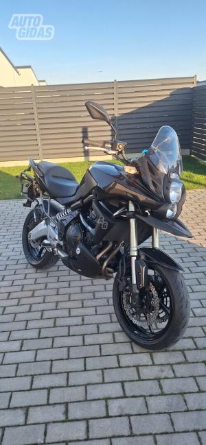 Melns Kawasaki Versys 2012 Klaipėda, ar dzinēja tilpumu 0.65 L un nobraukumu 43 tūkst. km par 2700 €, foto  vietnē AUTOMOTO.COM.LV