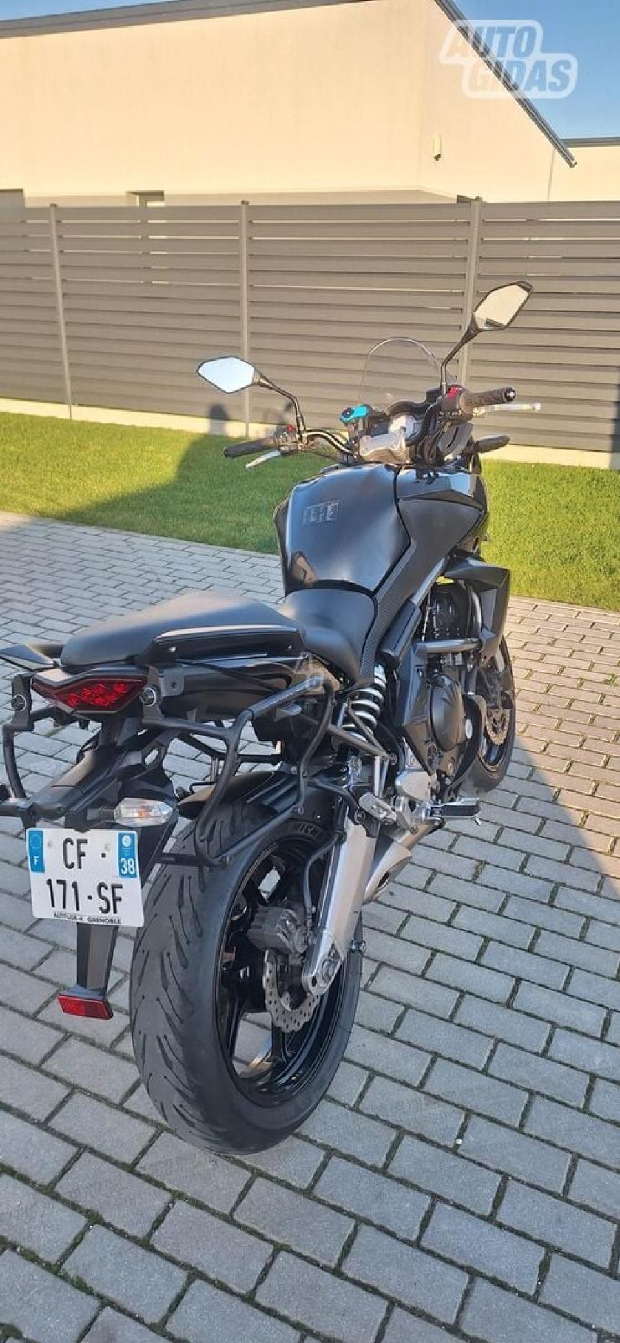 Black Kawasaki Versys 2012 in Klaipeda, with an engine capacity of 0.65 L and mileage of 43 thousand km for 2700 €, photo 9 on AUTOMOTO.COM.LV