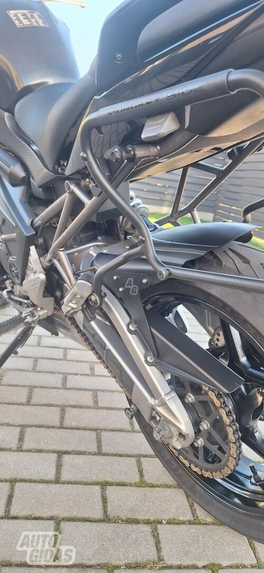 Black Kawasaki Versys 2012 in Klaipeda, with an engine capacity of 0.65 L and mileage of 43 thousand km for 2700 €, photo 14 on AUTOMOTO.COM.LV