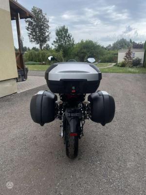 Black Kawasaki Versys 2012 in Kursenai, with an engine capacity of 0.65 L and mileage of 47 thousand km for 3400 €, photo 7 on AUTOMOTO.COM.LV