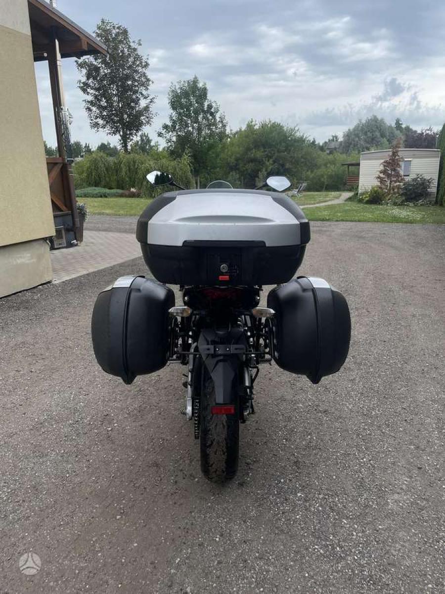 Black Kawasaki Versys 2012 in Kursenai, with an engine capacity of 0.65 L and mileage of 47 thousand km for 3400 €, photo 7 on AUTOMOTO.COM.LV