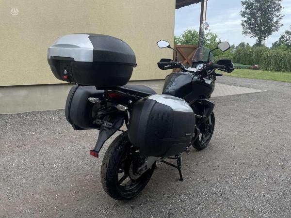 Black Kawasaki Versys 2012 in Kursenai, with an engine capacity of 0.65 L and mileage of 47 thousand km for 3400 €, photo 7 on AUTOMOTO.COM.LV