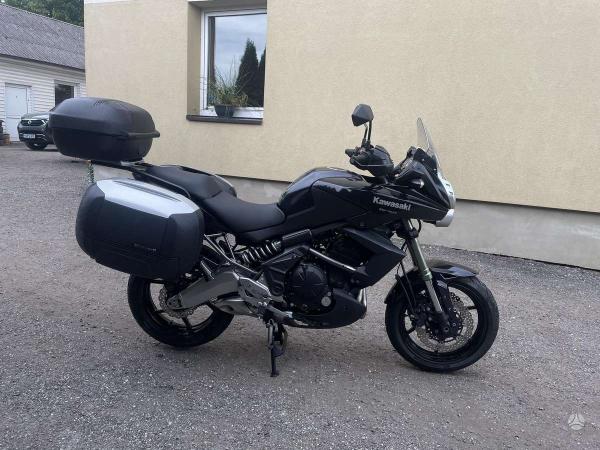 Black Kawasaki Versys 2012 in Kursenai, with an engine capacity of 0.65 L and mileage of 47 thousand km for 3400 €, photo 8 on AUTOMOTO.COM.LV