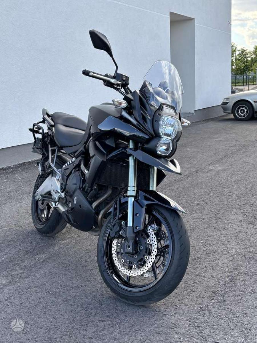 Black Kawasaki Versys 2012 in Mazeikiai, with an engine capacity of 0.00 L and mileage of 45 thousand km for 2900 €, photo 1 on AUTOMOTO.COM.LV