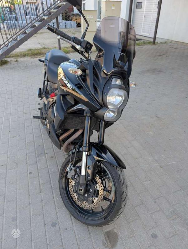 Melns Kawasaki Versys 2014 Utena, ar dzinēja tilpumu 0.65 L un nobraukumu 33 tūkst. km par 3349 €, foto 6 vietnē AUTOMOTO.COM.LV