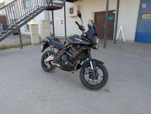 Melns Kawasaki Versys 2014 Utena, ar dzinēja tilpumu 0.65 L un nobraukumu 33 tūkst. km par 3349 €, foto  vietnē AUTOMOTO.COM.LV