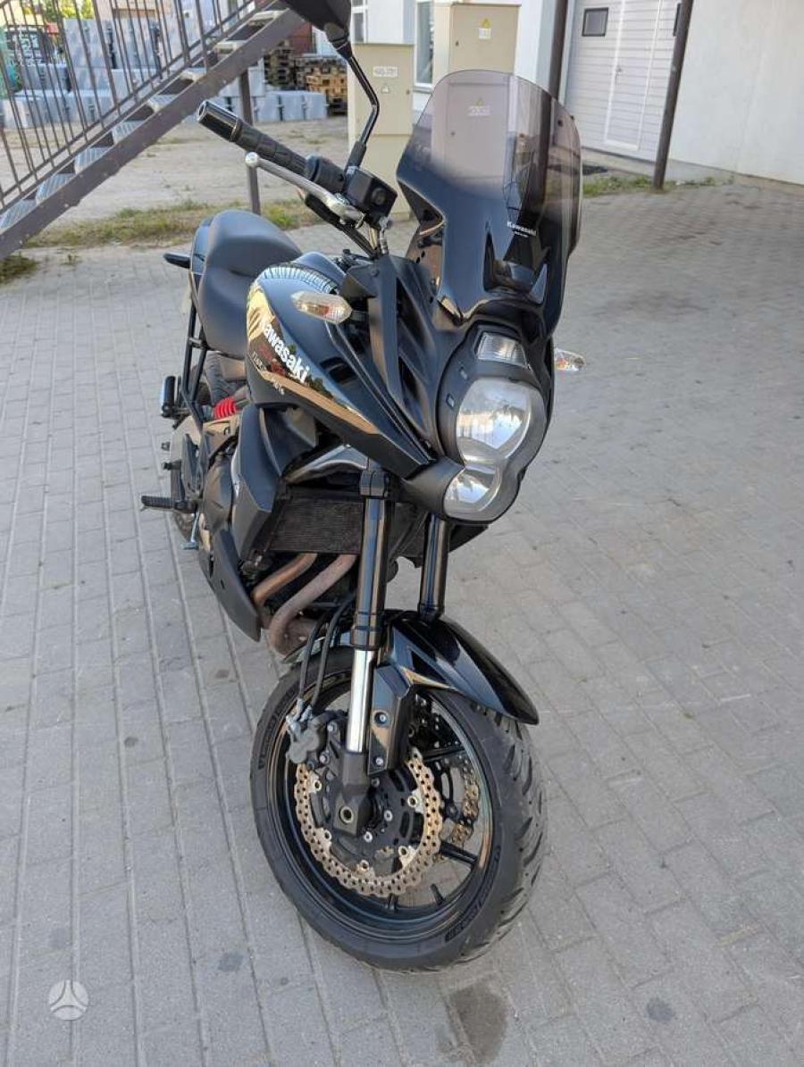 Melns Kawasaki Versys 2014 Utena, ar dzinēja tilpumu 0.65 L un nobraukumu 33 tūkst. km par 3349 €, foto 7 vietnē AUTOMOTO.COM.LV