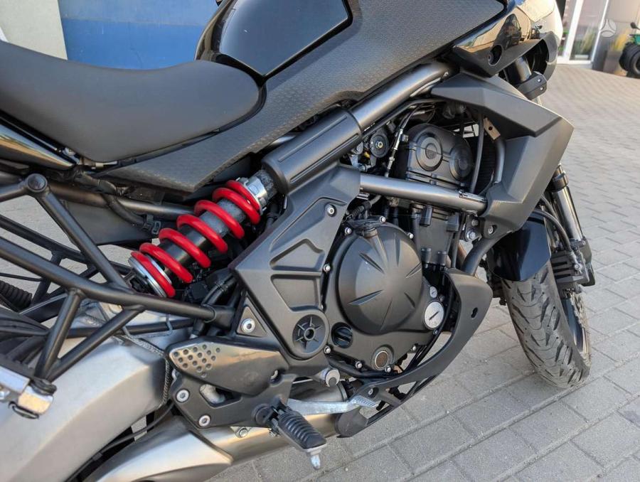 Melns Kawasaki Versys 2014 Utena, ar dzinēja tilpumu 0.65 L un nobraukumu 33 tūkst. km par 3349 €, foto 8 vietnē AUTOMOTO.COM.LV
