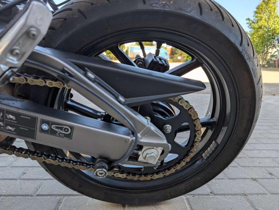 Melns Kawasaki Versys 2014 Utena, ar dzinēja tilpumu 0.65 L un nobraukumu 33 tūkst. km par 3349 €, foto 14 vietnē AUTOMOTO.COM.LV