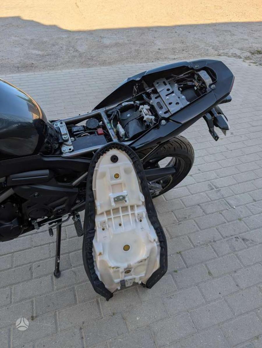 Melns Kawasaki Versys 2014 Utena, ar dzinēja tilpumu 0.65 L un nobraukumu 33 tūkst. km par 3349 €, foto 21 vietnē AUTOMOTO.COM.LV