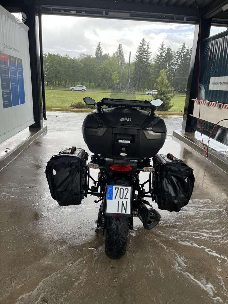 Черный Кавасаки Versys 2015 в Каунас, объемом двигателя 1.04 л и пробегом 53 тыс. км за 7000 €, фото 6 на AUTOMOTO.COM.LV