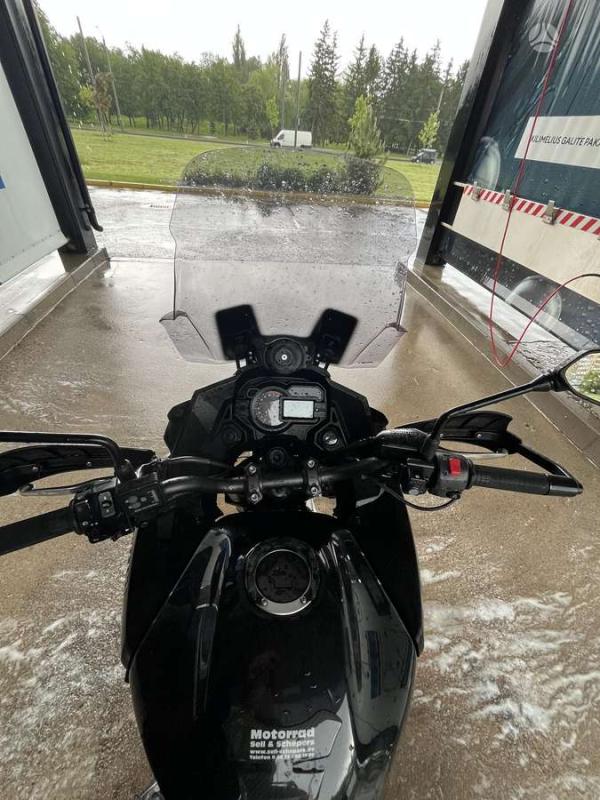 Melns Kawasaki Versys 2015 Kauņa, ar dzinēja tilpumu 1.04 L un nobraukumu 53 tūkst. km par 7000 €, foto 6 vietnē AUTOMOTO.COM.LV
