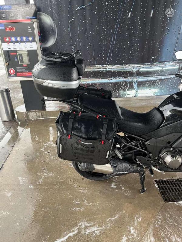 Melns Kawasaki Versys 2015 Kauņa, ar dzinēja tilpumu 1.04 L un nobraukumu 53 tūkst. km par 7000 €, foto 7 vietnē AUTOMOTO.COM.LV