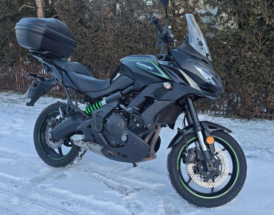 Melns Kawasaki Versys 2017 Kauņa, ar dzinēja tilpumu 0.65 L un nobraukumu 57 tūkst. km par 4400 €, foto 1 vietnē AUTOMOTO.COM.LV