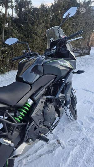 Melns Kawasaki Versys 2017 Kauņa, ar dzinēja tilpumu 0.65 L un nobraukumu 57 tūkst. km par 4400 €, foto 4 vietnē AUTOMOTO.COM.LV
