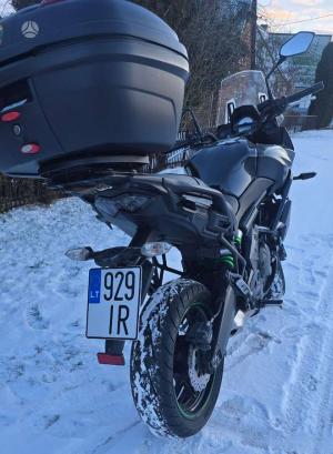 Melns Kawasaki Versys 2017 Kauņa, ar dzinēja tilpumu 0.65 L un nobraukumu 57 tūkst. km par 4400 €, foto 7 vietnē AUTOMOTO.COM.LV