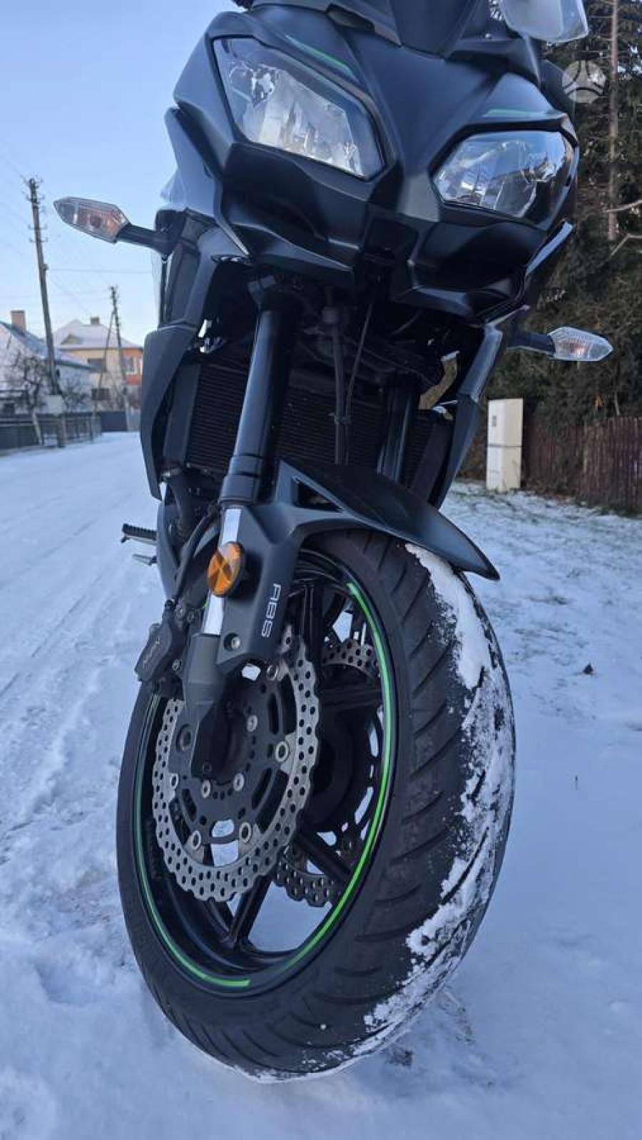 Melns Kawasaki Versys 2017 Kauņa, ar dzinēja tilpumu 0.65 L un nobraukumu 57 tūkst. km par 4400 €, foto 16 vietnē AUTOMOTO.COM.LV