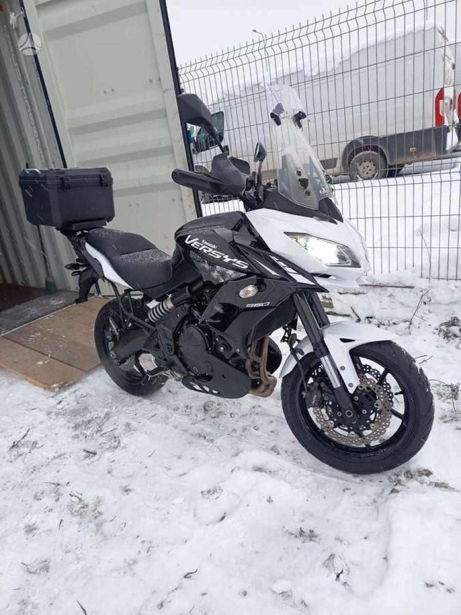Melns Kawasaki Versys 2021 Kauņa, ar dzinēja tilpumu 0.65 L un nobraukumu 29 tūkst. km par 4999 €, foto 1 vietnē AUTOMOTO.COM.LV