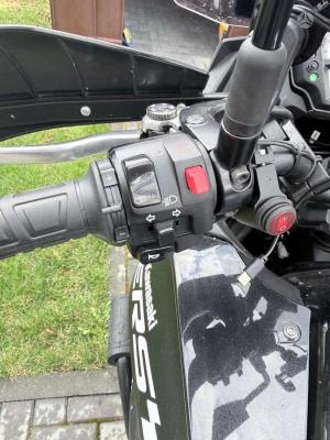 Melns Kawasaki Versys 2021 Kauņa, ar dzinēja tilpumu 0.65 L un nobraukumu 47 tūkst. km par 5700 €, foto 12 vietnē AUTOMOTO.COM.LV