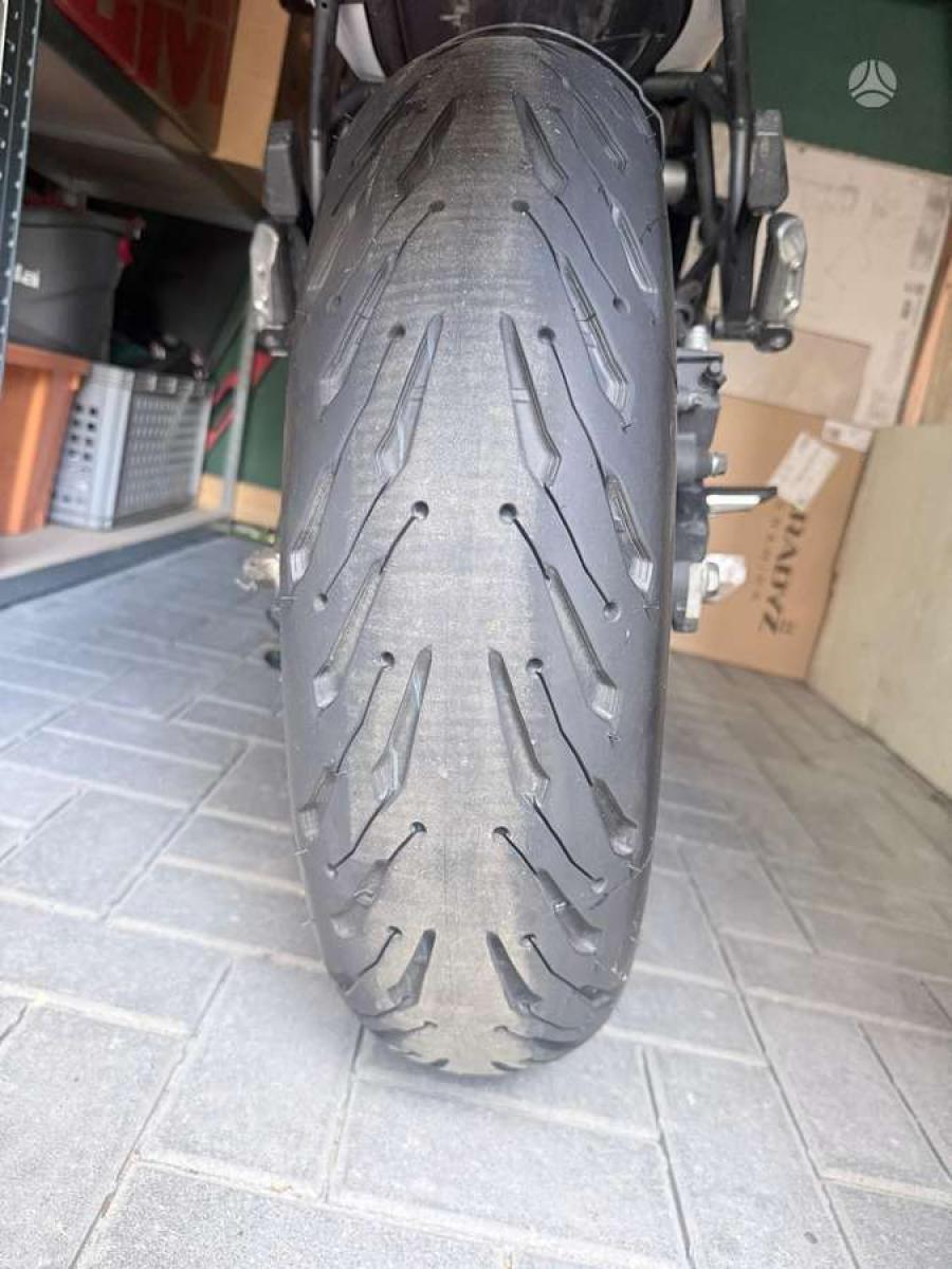 Melns Kawasaki Versys 2021 Kauņa, ar dzinēja tilpumu 0.65 L un nobraukumu 47 tūkst. km par 5700 €, foto 13 vietnē AUTOMOTO.COM.LV
