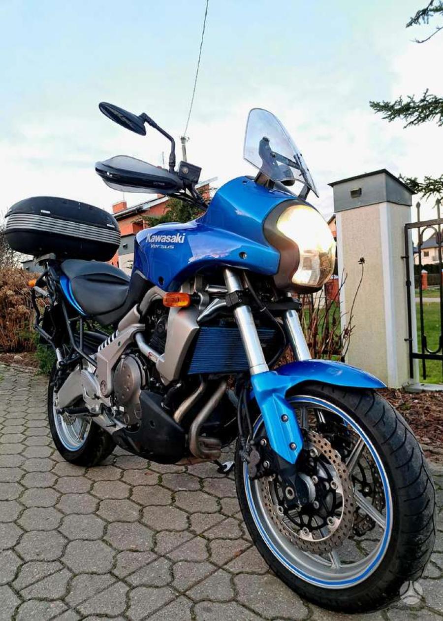 Blue Kawasaki Versys 2008 in Pasvalys, with an engine capacity of 0.65 L and mileage of 57 thousand km for 2300 €, photo 3 on AUTOMOTO.COM.LV