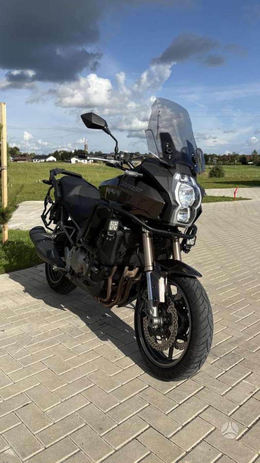 Brown Kawasaki Versys 2012 in Silale, with an engine capacity of 1.05 L and mileage of 43 thousand km for 6200 €, photo 1 on AUTOMOTO.COM.LV