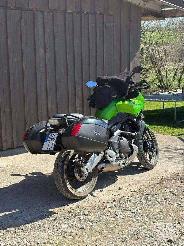 Green Kawasaki Versys 2008 in Kaunas, with an engine capacity of 0.65 L and mileage of 28 thousand km for 3700 €, photo 2 on AUTOMOTO.COM.LV