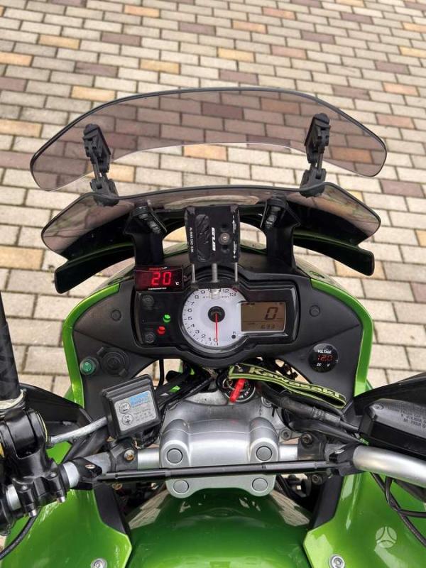 Zaļš Kawasaki Versys 2008 Klaipėda, ar dzinēja tilpumu 0.65 L un nobraukumu 36 tūkst. km par 2800 €, foto 3 vietnē AUTOMOTO.COM.LV