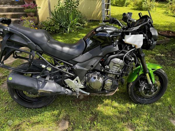 Green Kawasaki Versys 2014 in Birzai, with an engine capacity of 1.04 L and mileage of 56 thousand km for 3300 €, photo 5 on AUTOMOTO.COM.LV