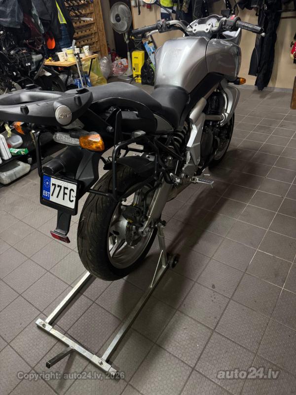 Grey Kawasaki Versys 2007 in Johvi, with an engine capacity of 0.65 L and mileage of 46 thousand km for 3500 €, photo 3 on AUTOMOTO.COM.LV