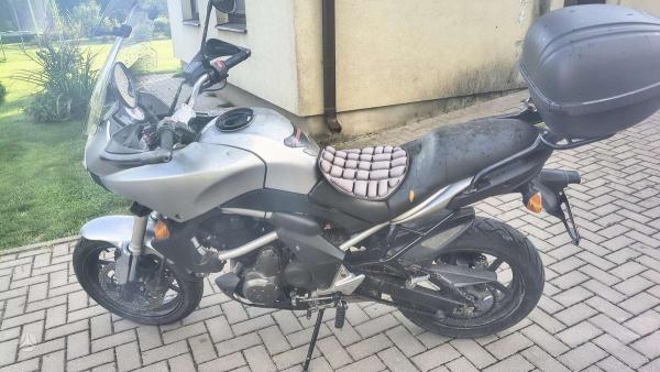 Серый Кавасаки Versys 2007 в Вильнюс, объемом двигателя 0.65 л и пробегом 118 тыс. км за 2300 €, фото 1 на AUTOMOTO.COM.LV
