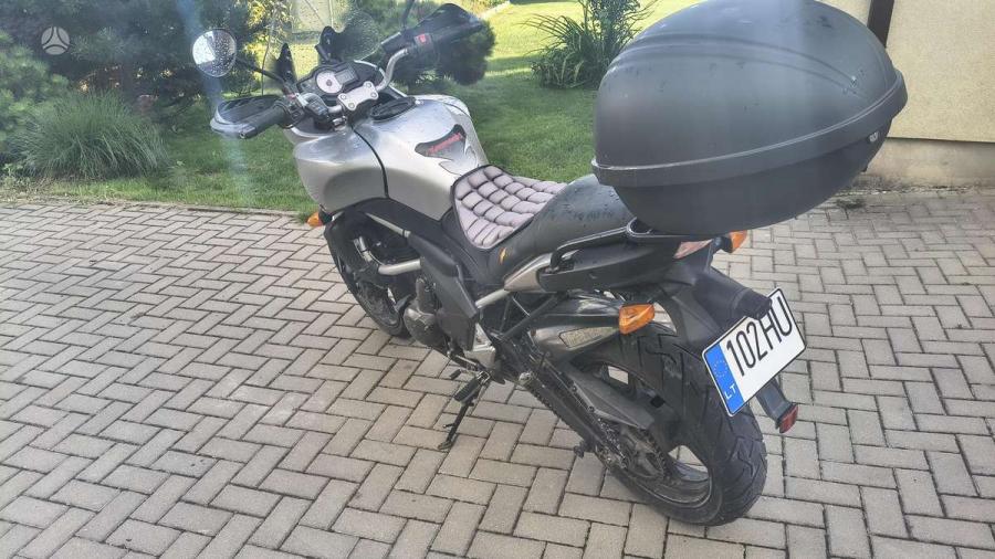 Grey Kawasaki Versys 2007 in Vilnius, with an engine capacity of 0.65 L and mileage of 118 thousand km for 2300 €, photo 4 on AUTOMOTO.COM.LV