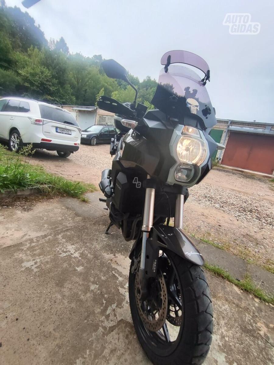 Grey Kawasaki Versys 2012 in Jonava, with an engine capacity of 1.05 L and mileage of 55 thousand km for 4100 €, photo 4 on AUTOMOTO.COM.LV