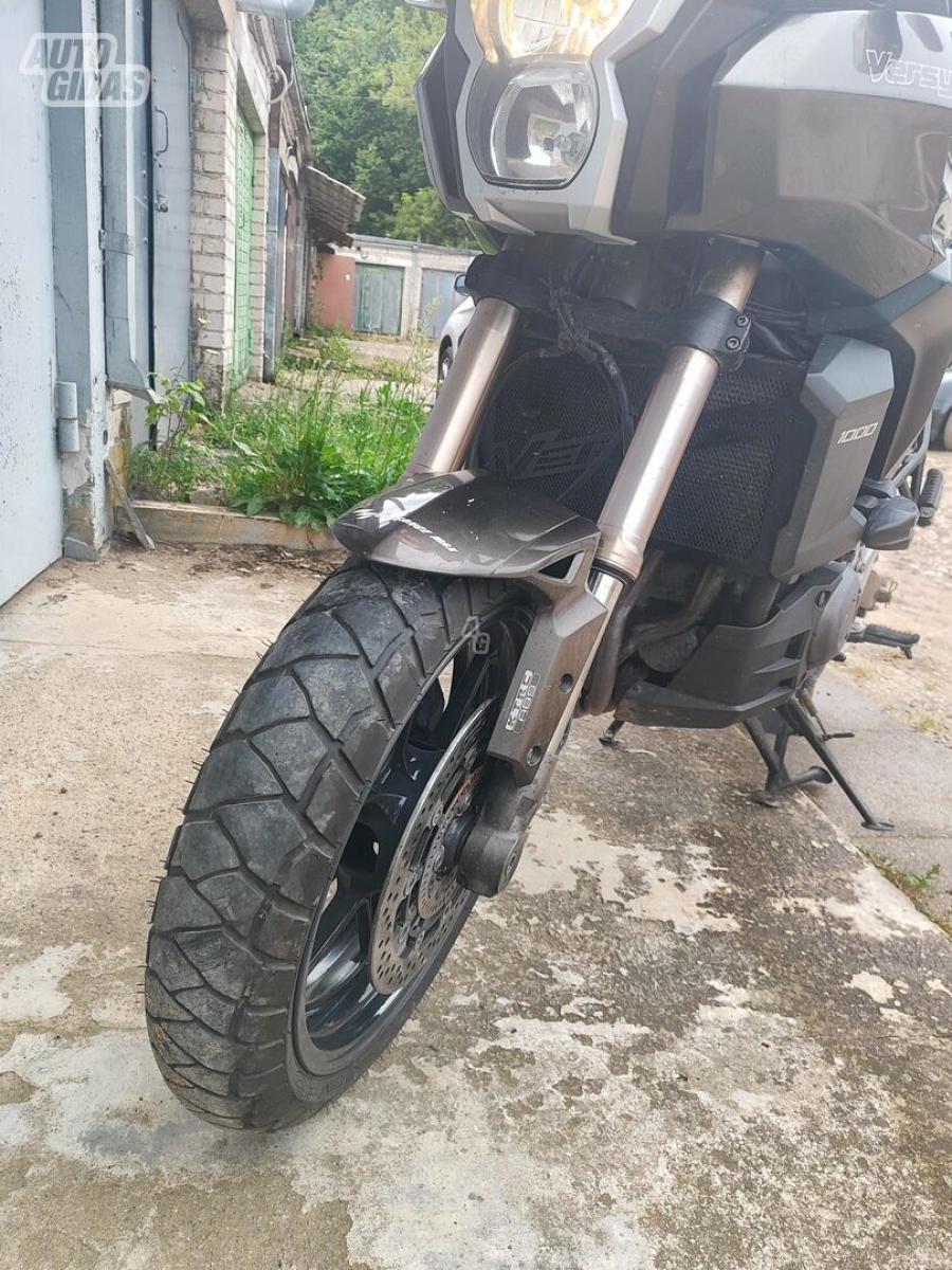 Grey Kawasaki Versys 2012 in Jonava, with an engine capacity of 1.05 L and mileage of 55 thousand km for 4100 €, photo 12 on AUTOMOTO.COM.LV