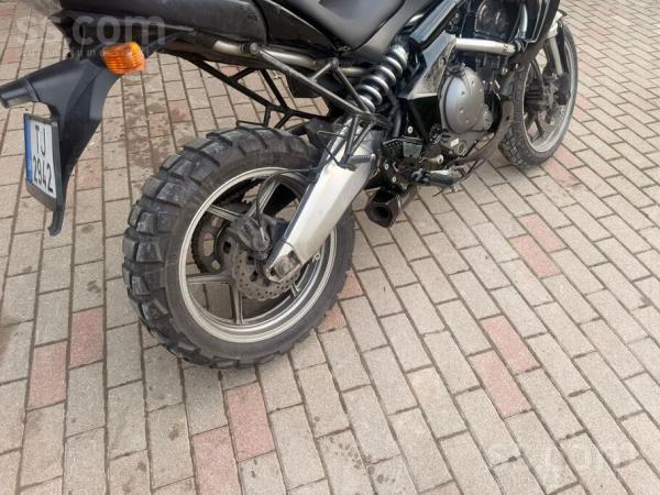 Kawasaki Versys 2008 Ogre, ar dzinēja tilpumu 0.65 L un nobraukumu 0 tūkst. km par 2900 €, foto 6 vietnē AUTOMOTO.COM.LV